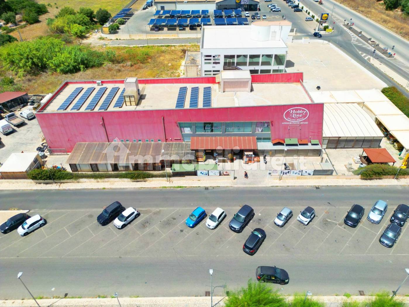 Locale commerciale in Vendita