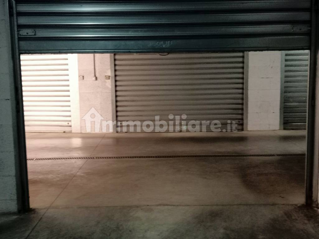 Garage - Box via Michelangelo Cianciulli, Avellino, Rif. 104768721 - Immobiliare.it