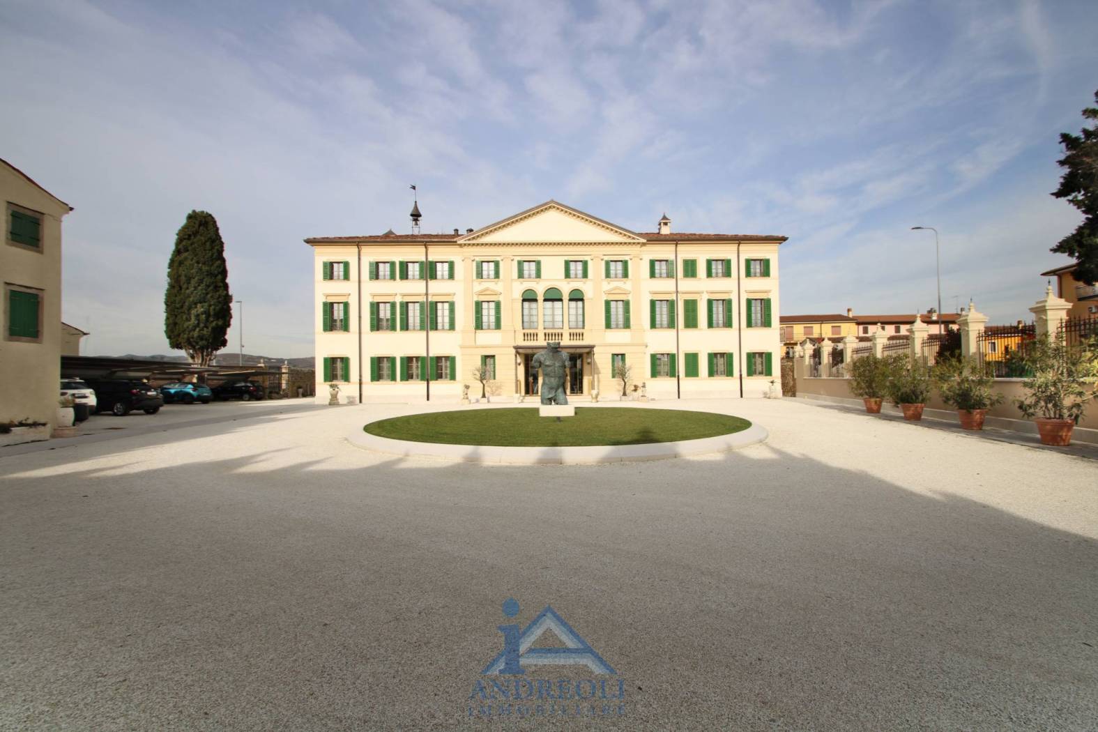 Hotel in Vendita