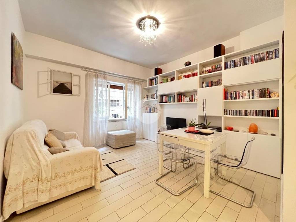 Vendita Appartamento Roma. Bilocale in via Teodolfo Mertel 40. Ottimo ...