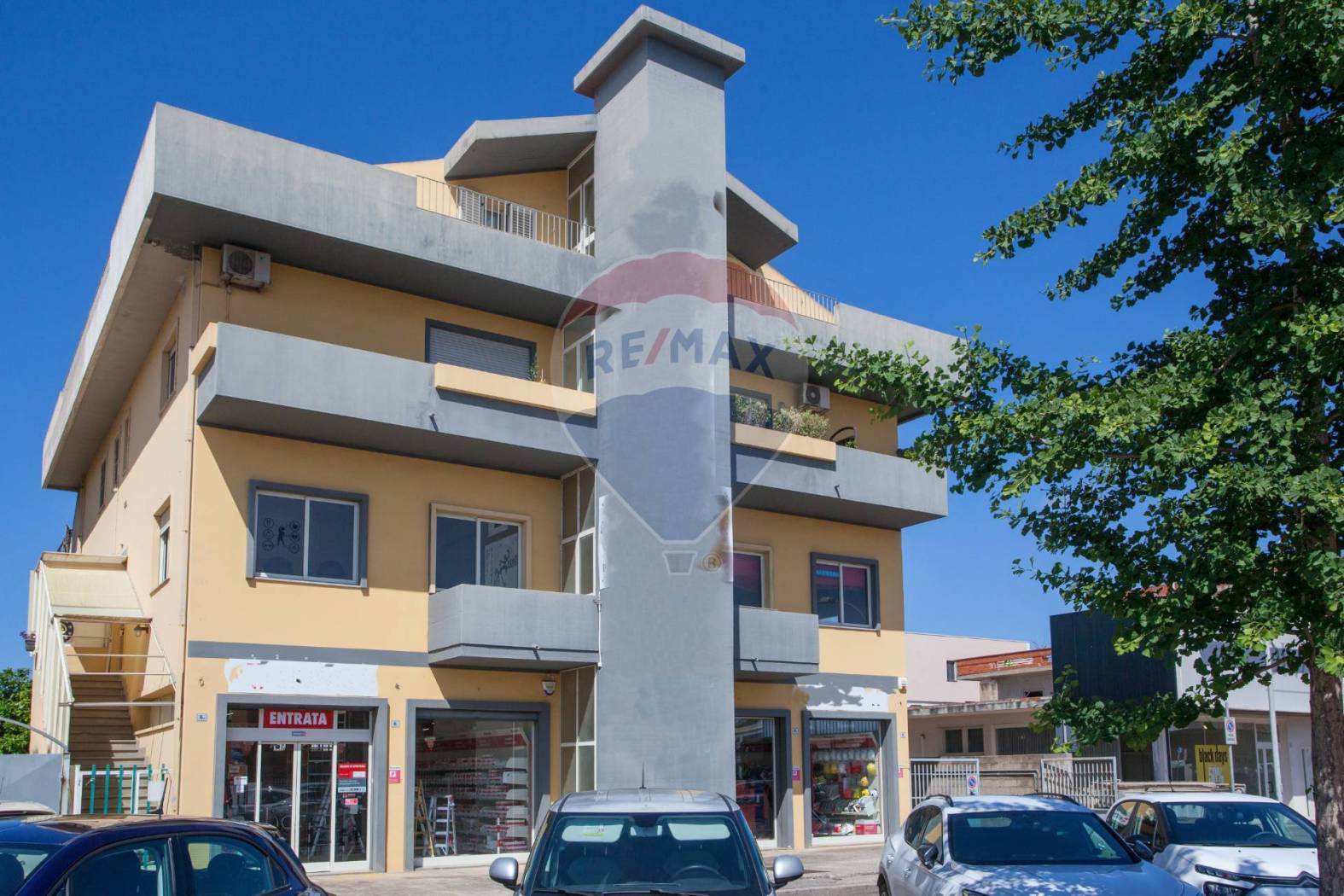 Locale commerciale in Vendita