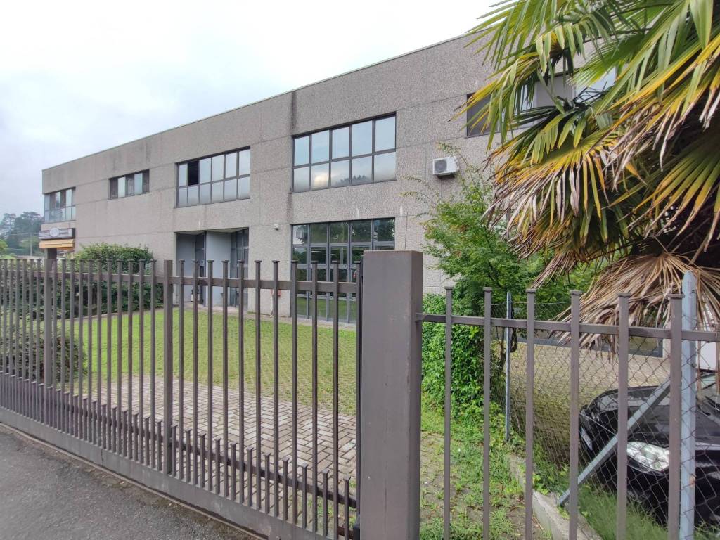 Capannone via Belvedere, Galliate Lombardo, Rif. 105245685 - Immobiliare.it