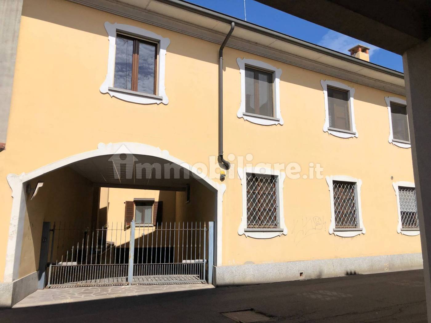 Trilocale via Camillo Benso di Cavour 53, Centro, Casalpusterlengo