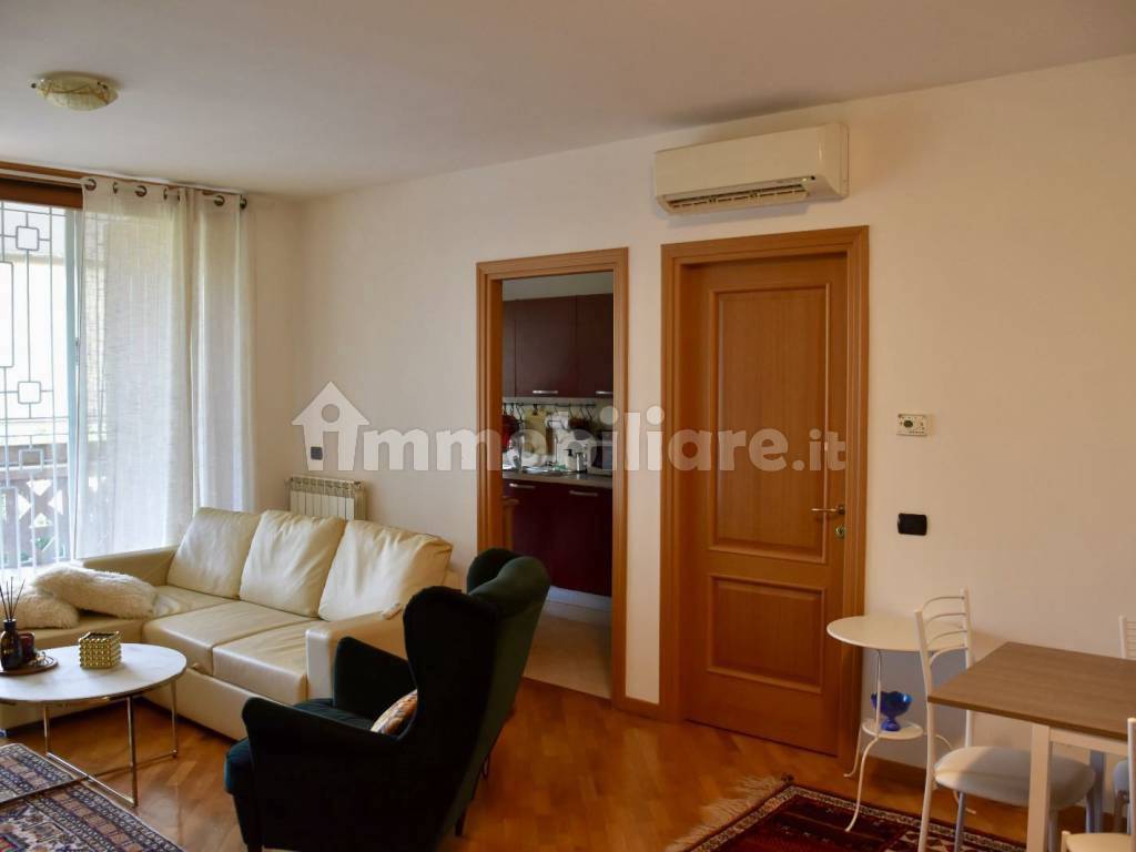 Vendita Appartamento Roma. Trilocale in via Roberto Ago 70. Ottimo ...