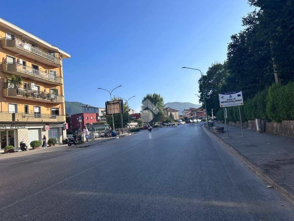 Locale commerciale in Vendita