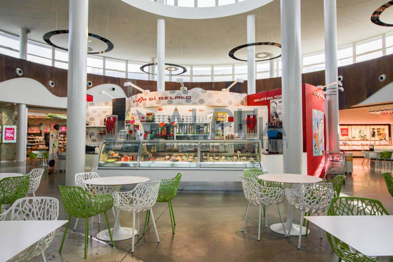 Gelateria con laboratorio in Vendita