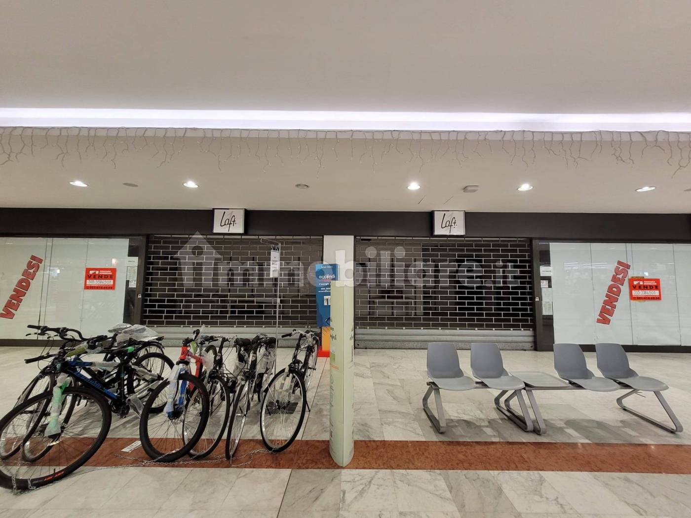 Locale commerciale in Vendita