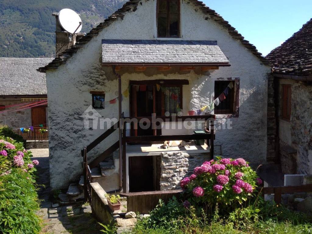 Vendita Chalet in Località Pioi 11 Bognanco. Ottimo stato, 55 m², rif ...