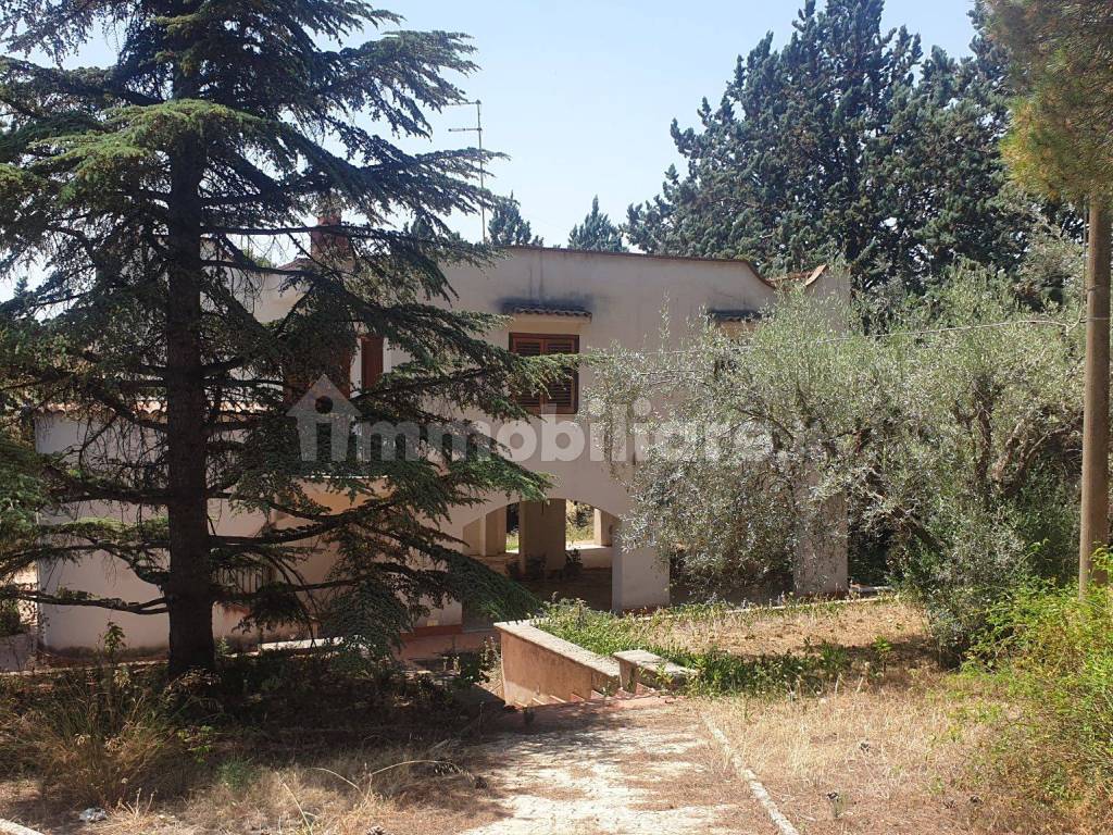 Vendita Villa unifamiliare in Contrada Favarella Caltanissetta. Buono ...