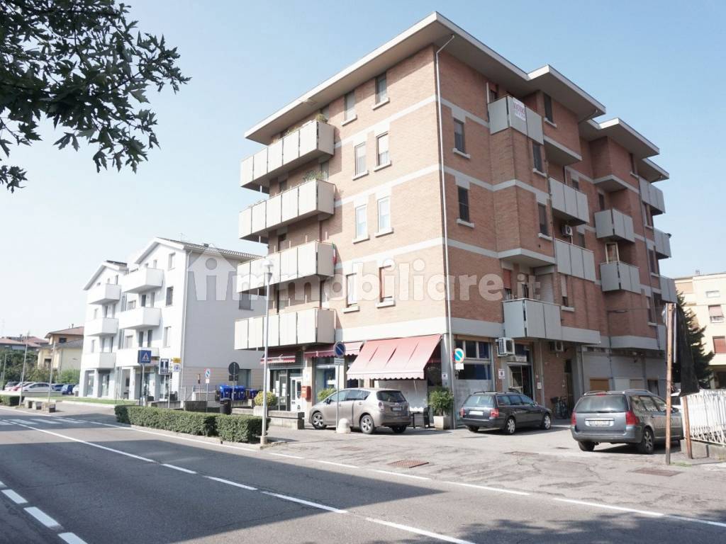 Affitto Appartamento Colorno. Trilocale in via San Rocco 84. Buono ...