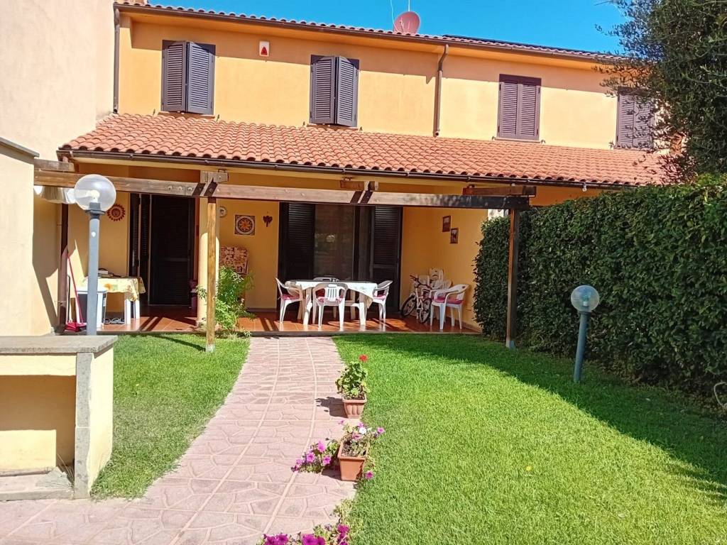 Vendita Villa a schiera in Località Torre di Maremma Montalto di Castro ...