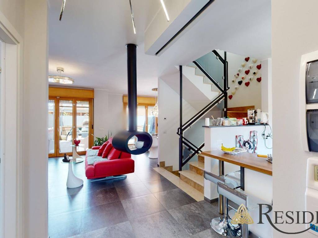 Vendita Villa a schiera in via Pietro Bellino Roma. Ottimo stato, posto ...