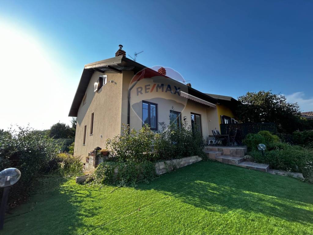 Vendita Villa a schiera in via Leonardo da Vinci 209 Samarate. Ottimo ...
