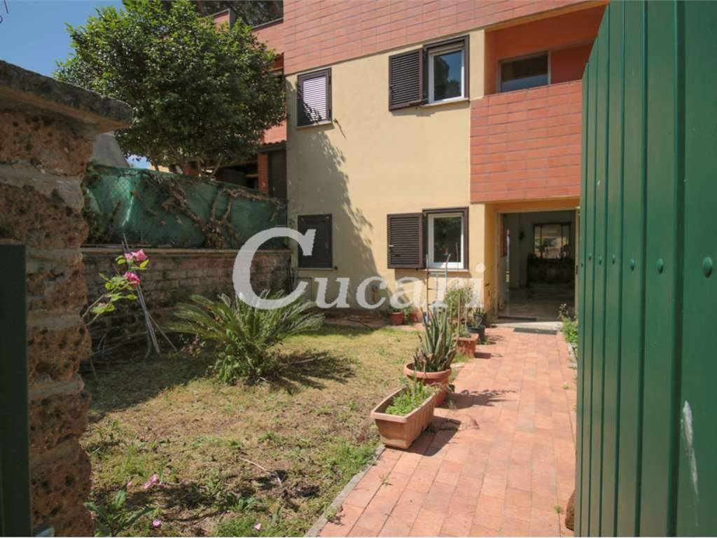 Vendita Villa a schiera in via fabio pittore Monte Porzio Catone. Buono ...