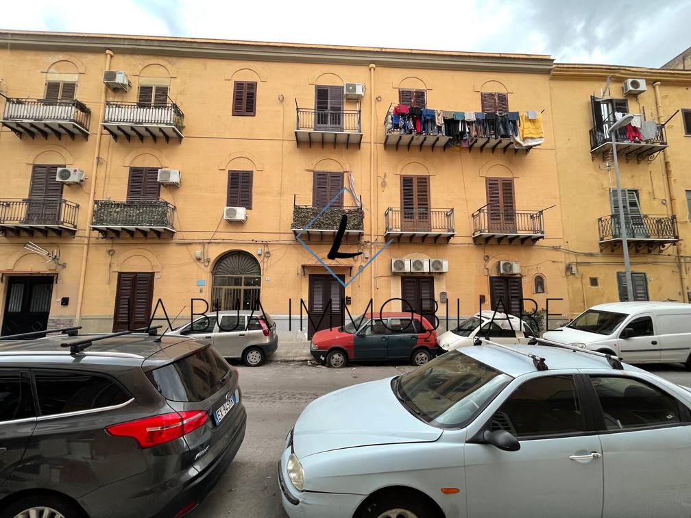 Vendita Appartamento in via Ruggero Loria 51. Palermo. Da ristrutturare ...