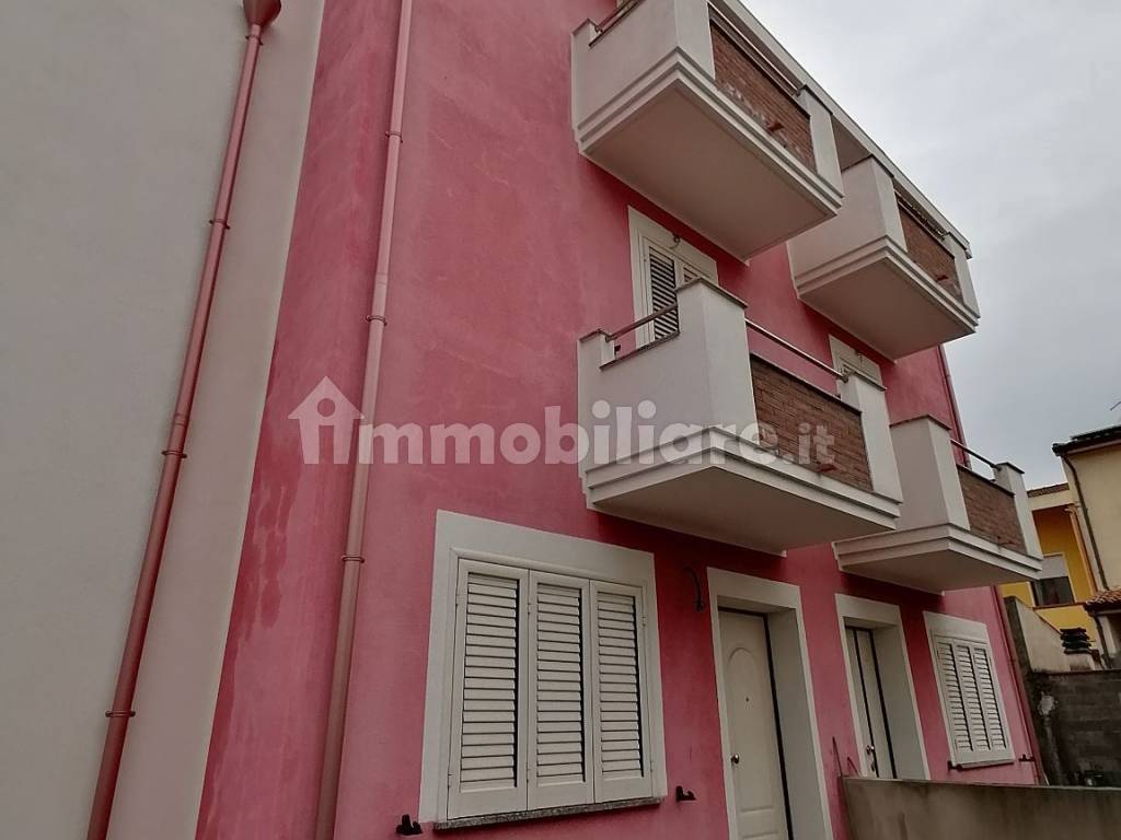 Vendita Appartamento Santa Giusta. Quadrilocale in via Luigi e ...