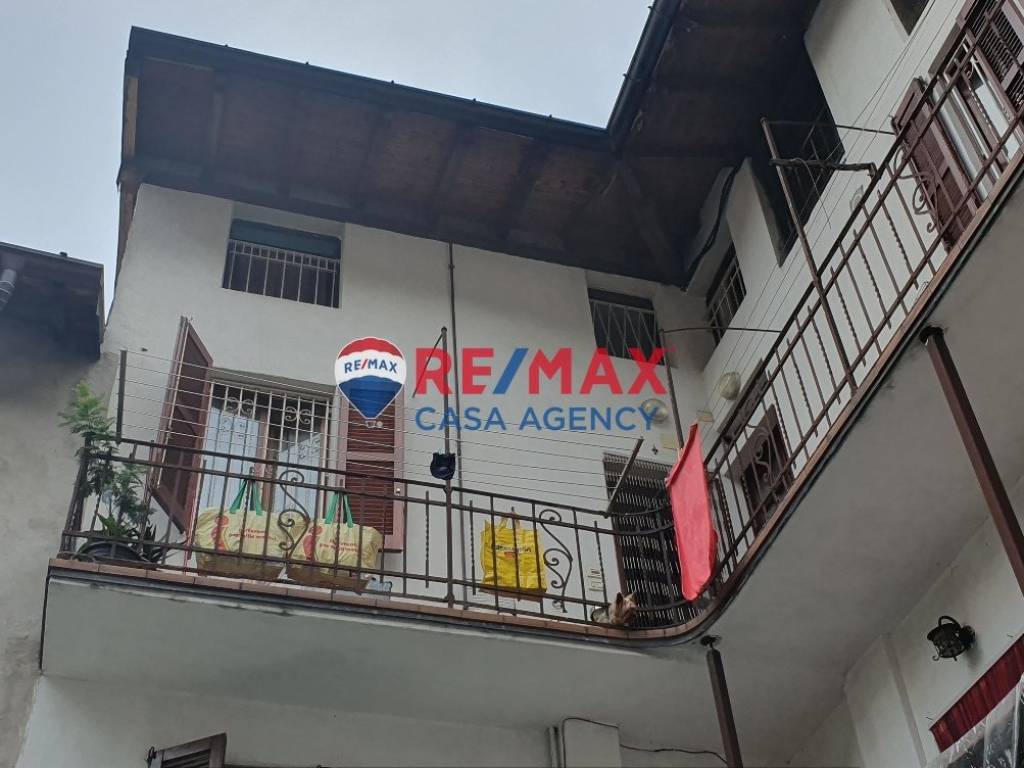 Vendita Appartamento Induno Olona. Quadrilocale in via Giovanni Comi 4 ...