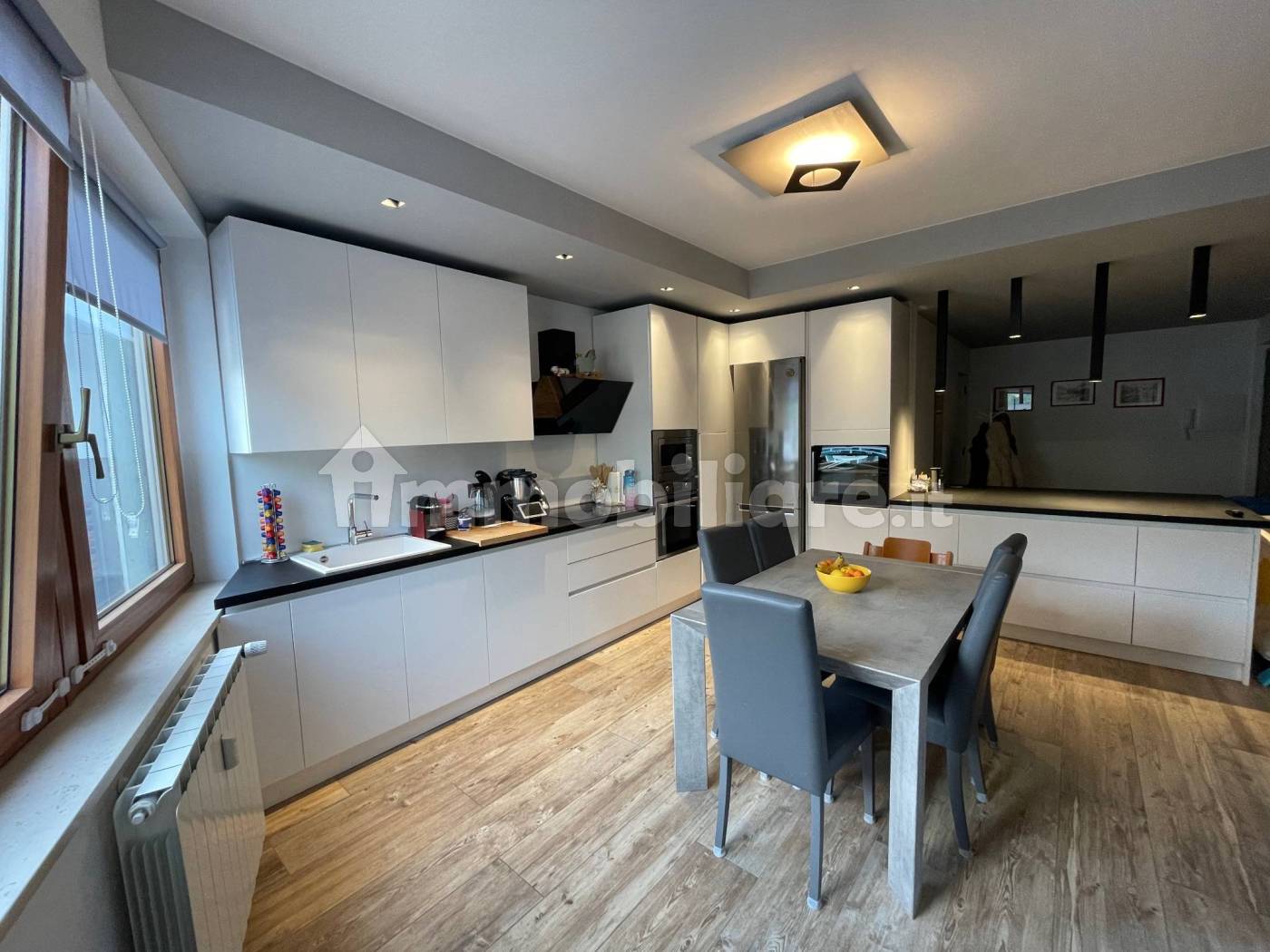 Trilocale via Torino 18, Centro, Aosta