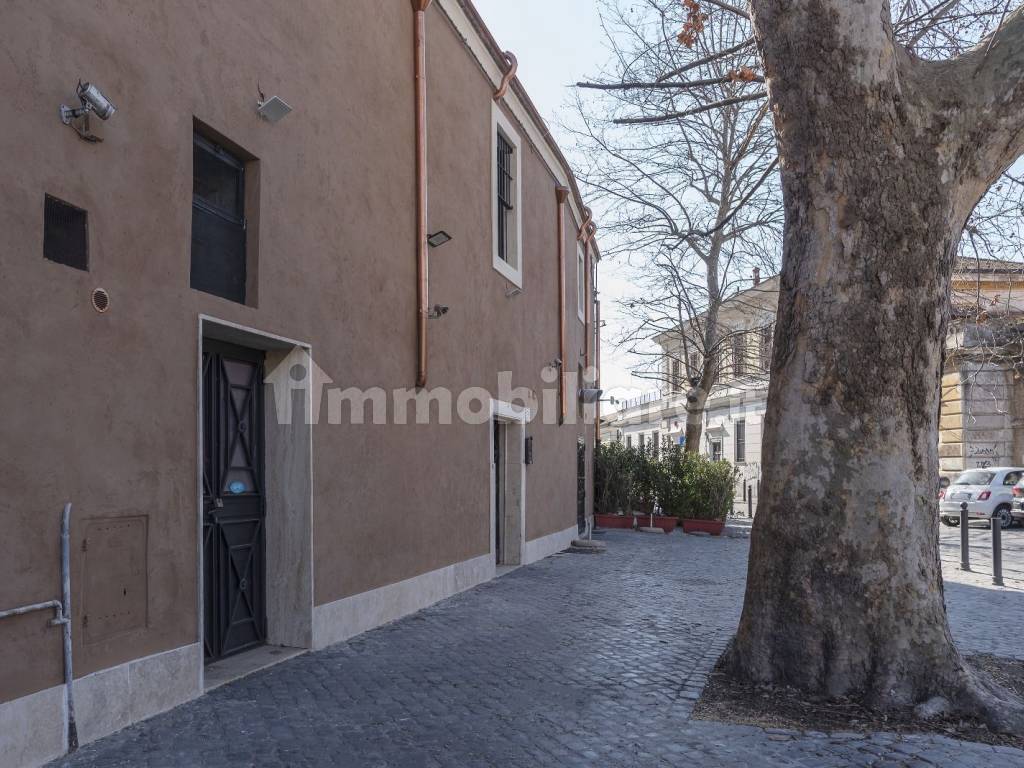 Locale commerciale via di Monte Testaccio 35A, Roma, Rif. 105645021 ...