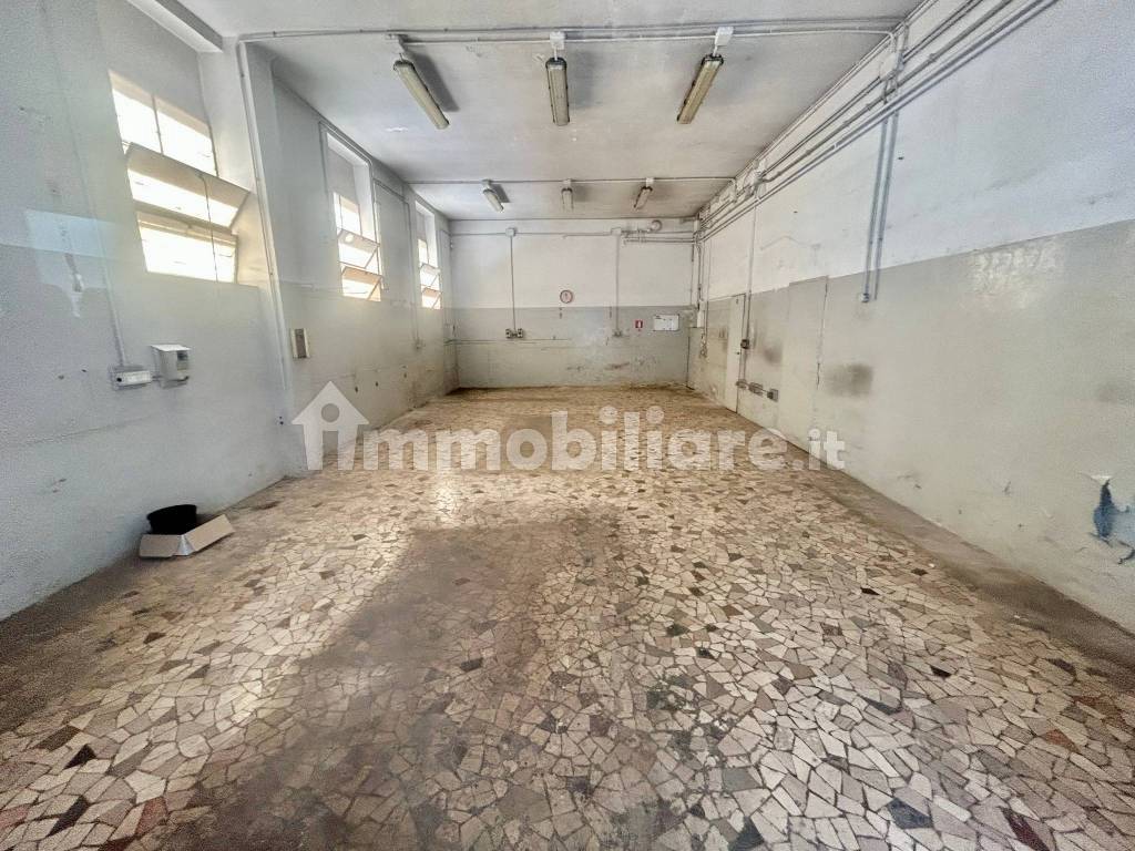 Locale commerciale via Morozzo della Rocca, Roma, Rif. 105677071 ...