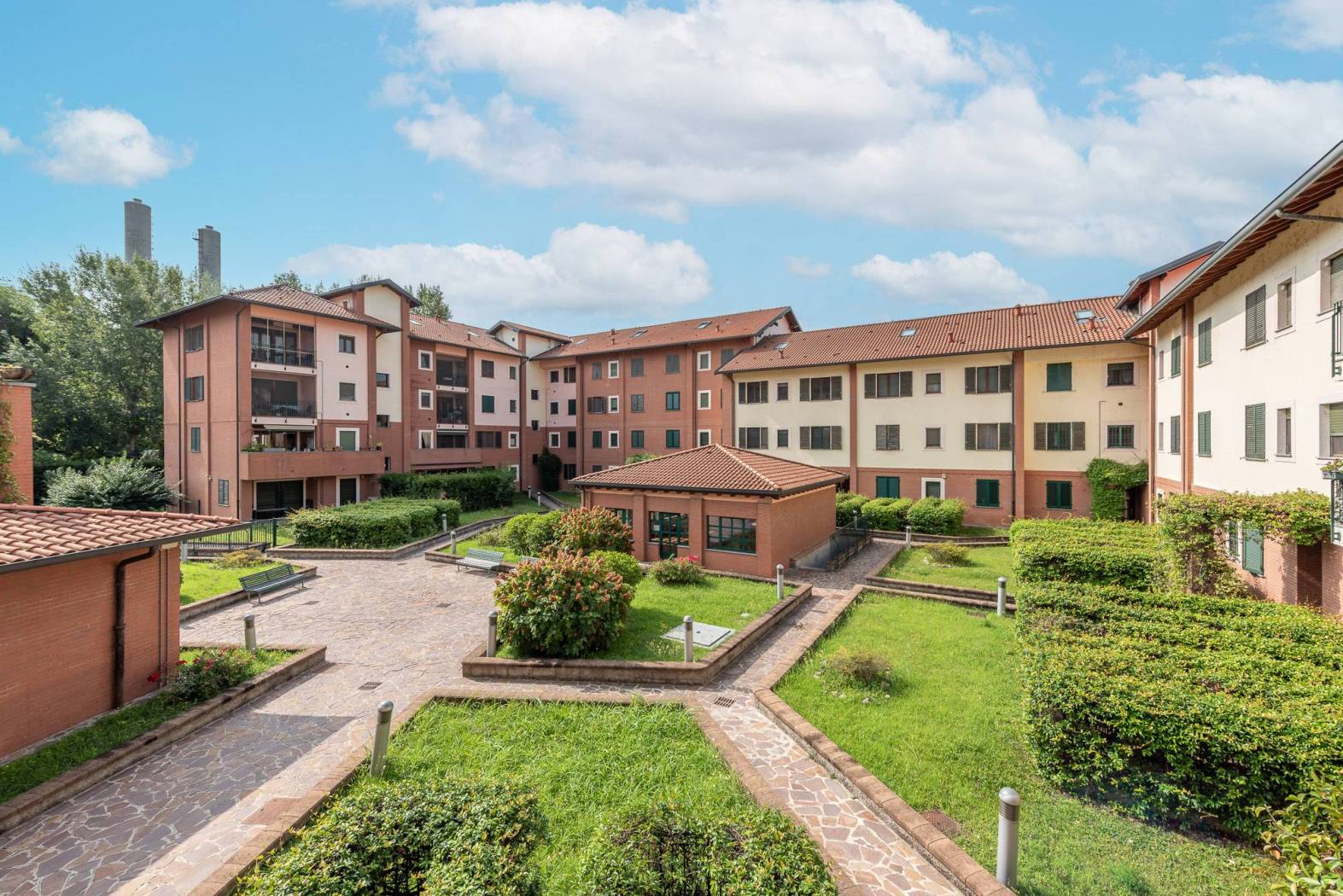 Trilocale via Sant'Abbondio 2B, Chiesa Rossa, Milano