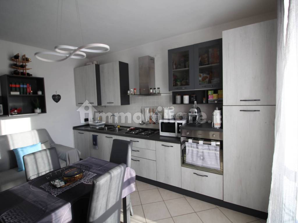 Vendita Appartamento Vaprio d'Adda. Bilocale in via Dante Alighieri ...