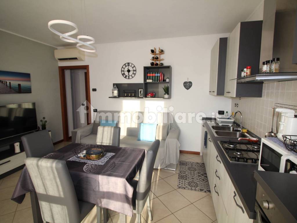 Vendita Appartamento Vaprio d'Adda. Bilocale in via Dante Alighieri ...