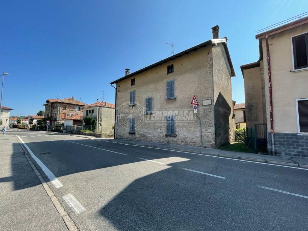 Vendita Villa unifamiliare in via Milano 10 Beregazzo con Figliaro. Da ...