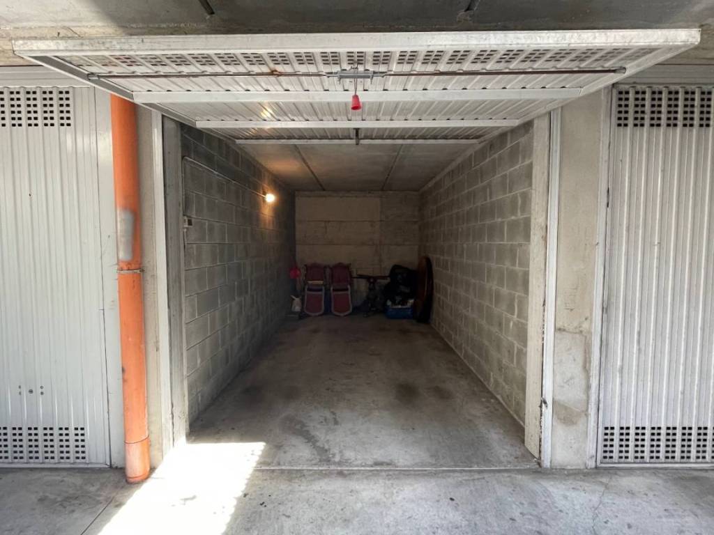 Garage - Box via Angelo Cazzaniga 162, Brugherio, Rif. 105797327 ...