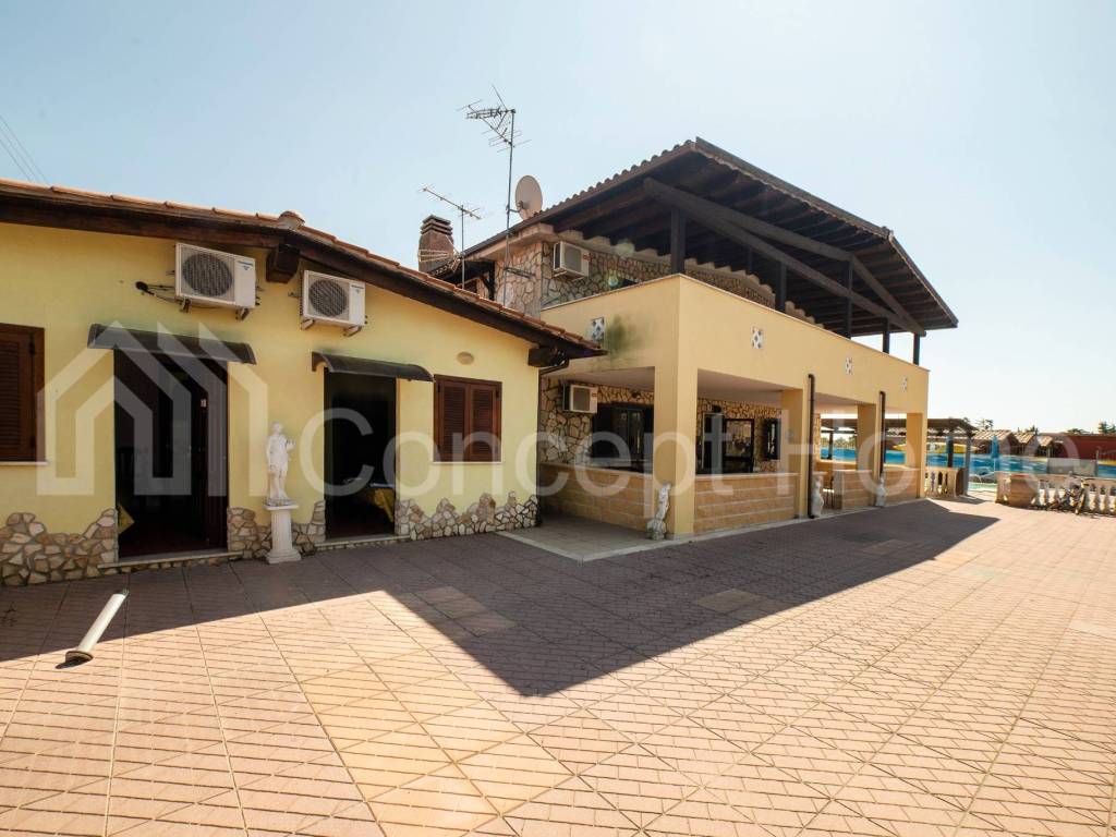 Sale Single family villa in via Laurentina 36 Ardea. Excellent ...