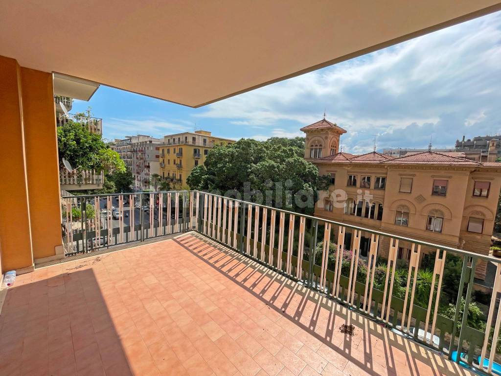 Vendita Appartamento in via Francesco Lo Jacono 22. Palermo. Buono ...