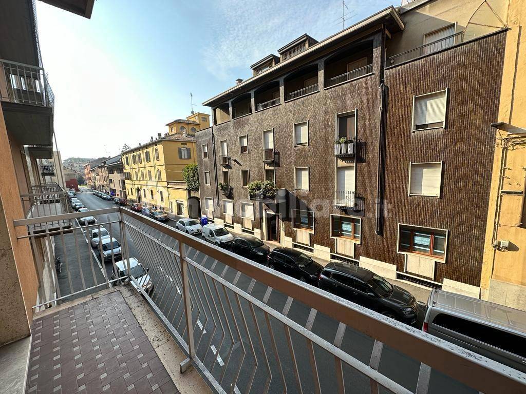 Trilocale via venturini, 77, Centro Storico, Piacenza