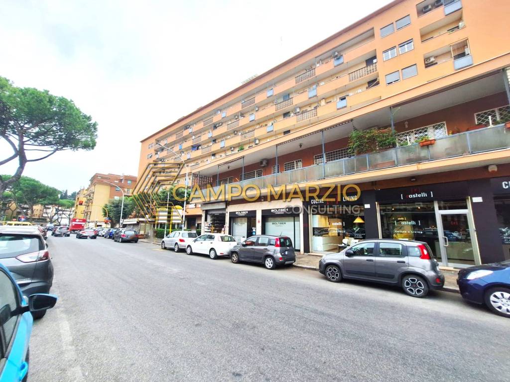 Locale commerciale piazza Capri, Roma, Rif. 105877933 - Immobiliare.it