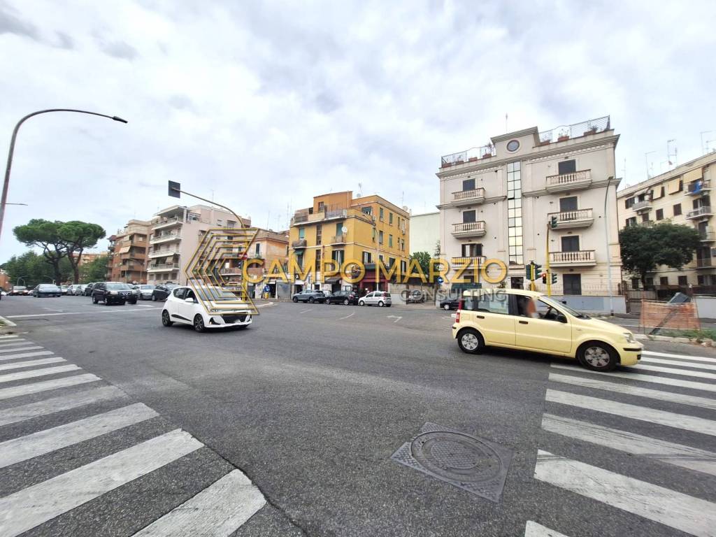 Locale commerciale piazza Capri, Roma, Rif. 105877933 - Immobiliare.it