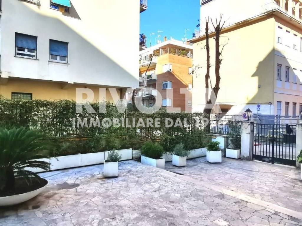 Vendita Appartamento in via Marco Besso. Roma. Buono stato, piano terra ...