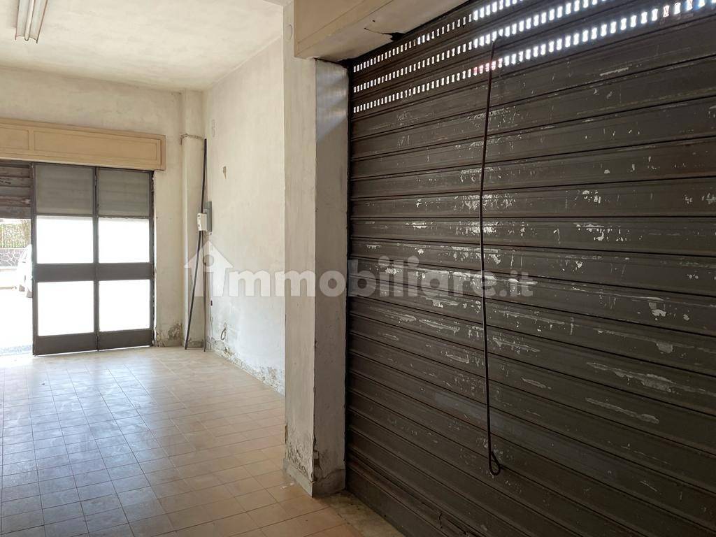Locale commerciale via Cutinelli 141, Baronissi, Rif. 105890327 ...