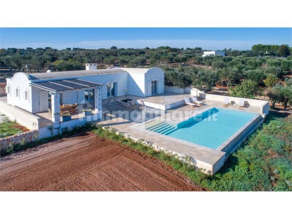 Vendita Villa unifamiliare in sp17 Ostuni. Buono stato, riscaldamento autonomo, 180 m², rif ...