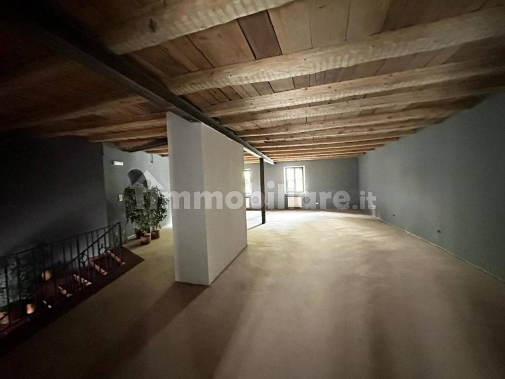 Negozio di mobili e arredamento via Roma 4866, Merano, Rif. 105962841 ...