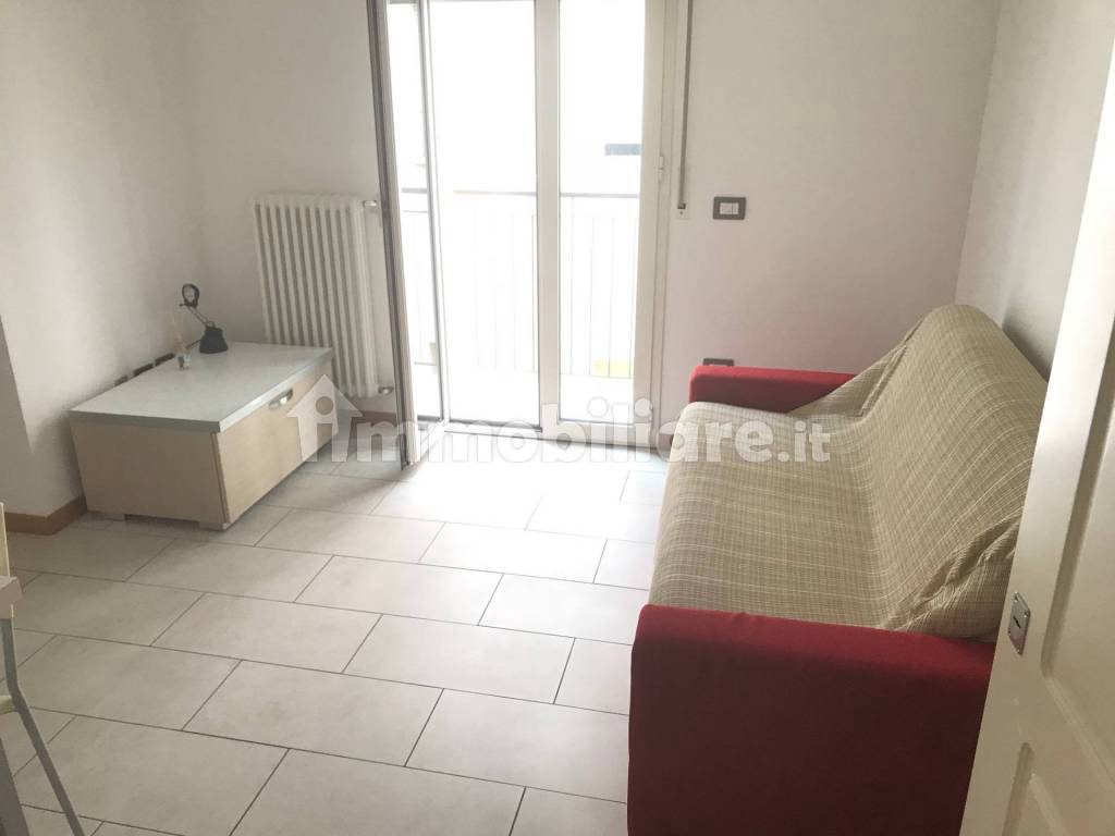 Affitto Appartamento Rimini. Bilocale in viale Giuseppe Giusti. Ottimo ...