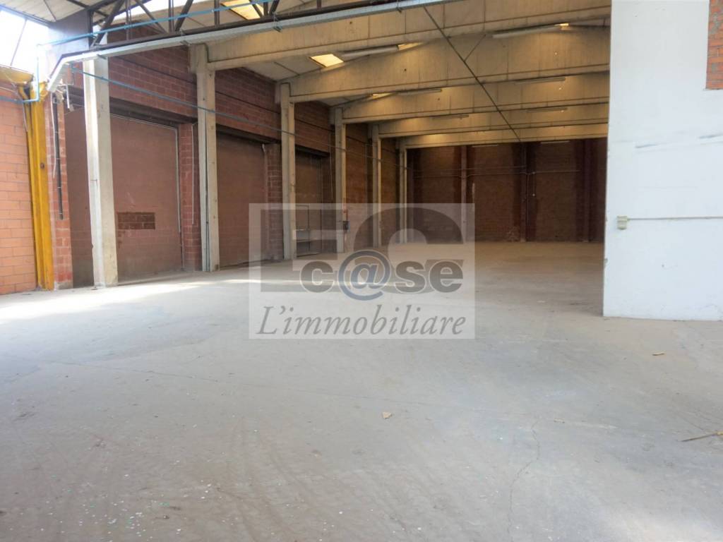 Magazzino - Deposito via Fratelli Bandiera, Macherio, Rif. 106020215 - Immobiliare.it