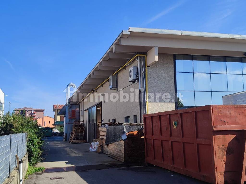 Magazzino - Deposito via Vignazzola, Meda, Rif. 106048521 - Immobiliare.it