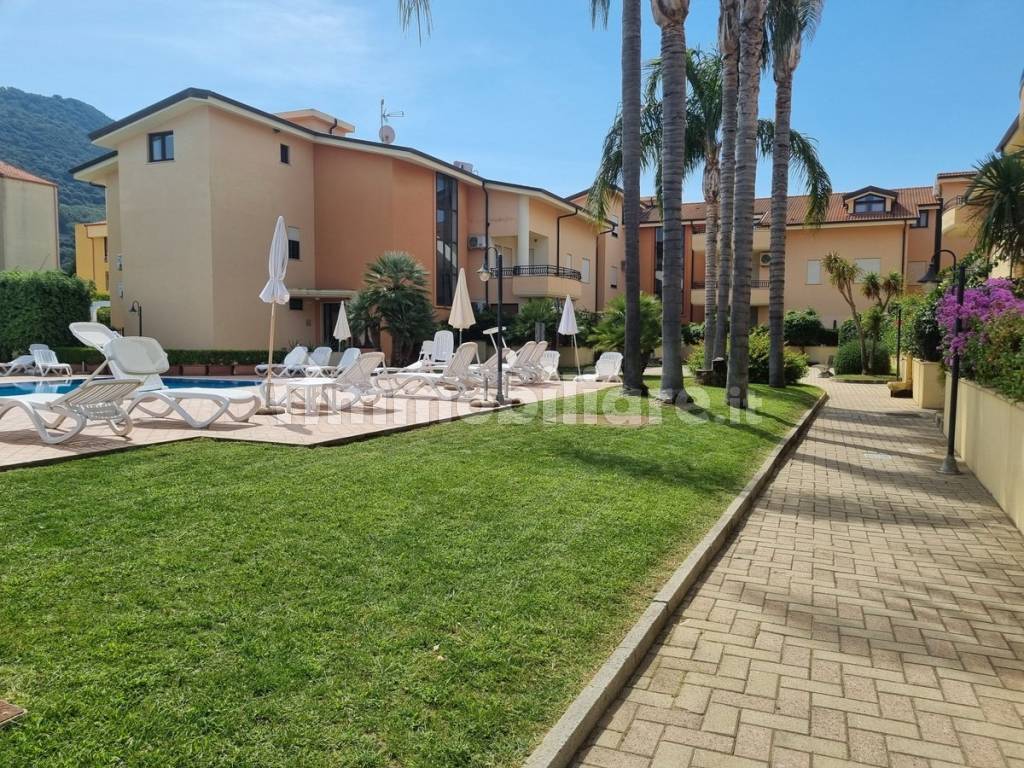 Vendita Appartamento Pizzo. Trilocale in via Riviera Prangi Deviazione ...