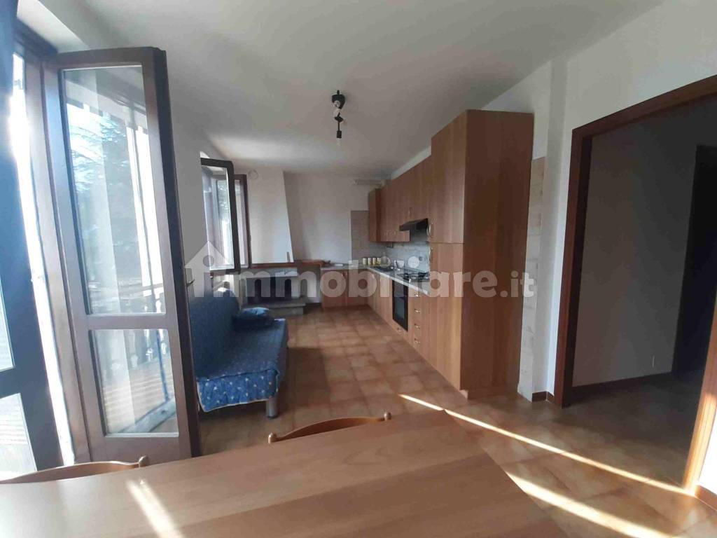 Vendita Appartamento Teglio. Trilocale in via Dosso Ricoletto 9. Buono ...