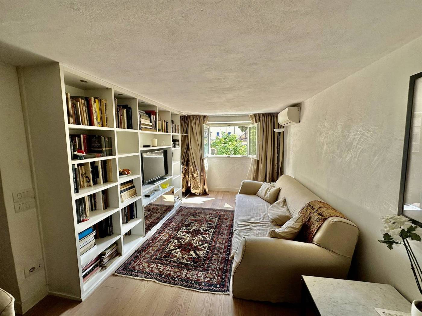 Trilocale via di San Niccolò, San Niccolò, Firenze