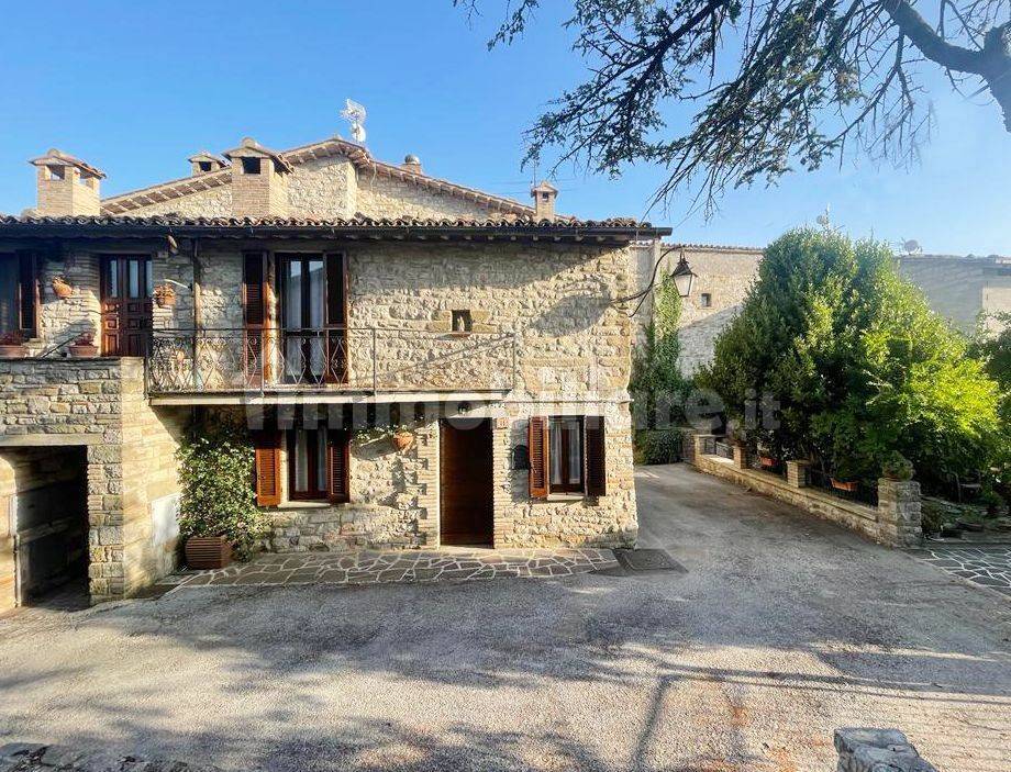 Vendita Terratetto unifamiliare in Località Colpalombo Gubbio. Ottimo ...