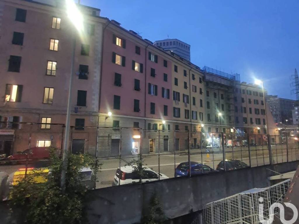 Vendita Appartamento in via Milano. Genova. Buono stato, quinto piano ...