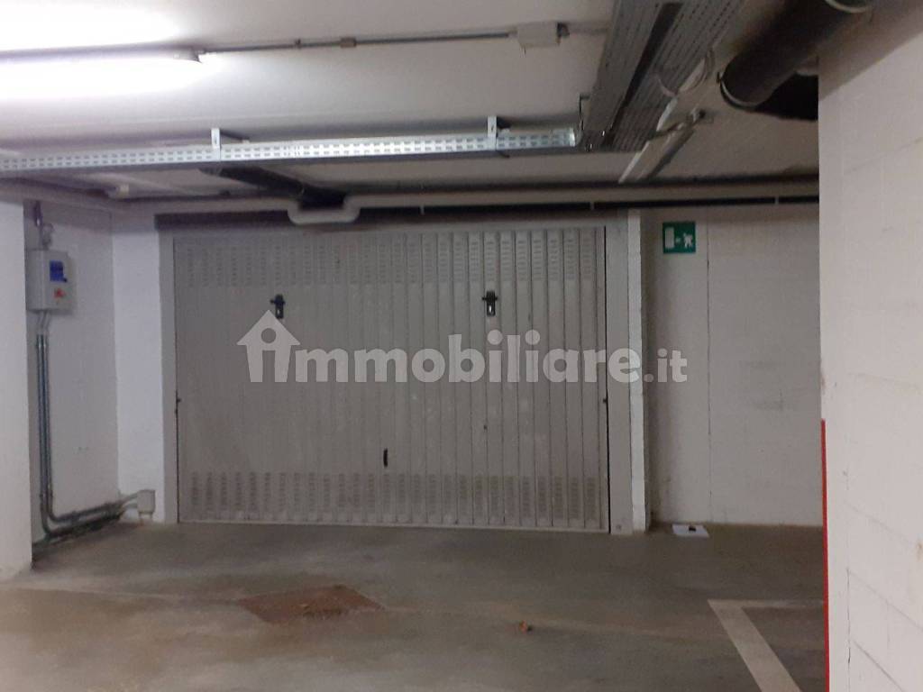 Garage - Box via Ganaceto 139, Modena, Rif. 106149035 - Immobiliare.it