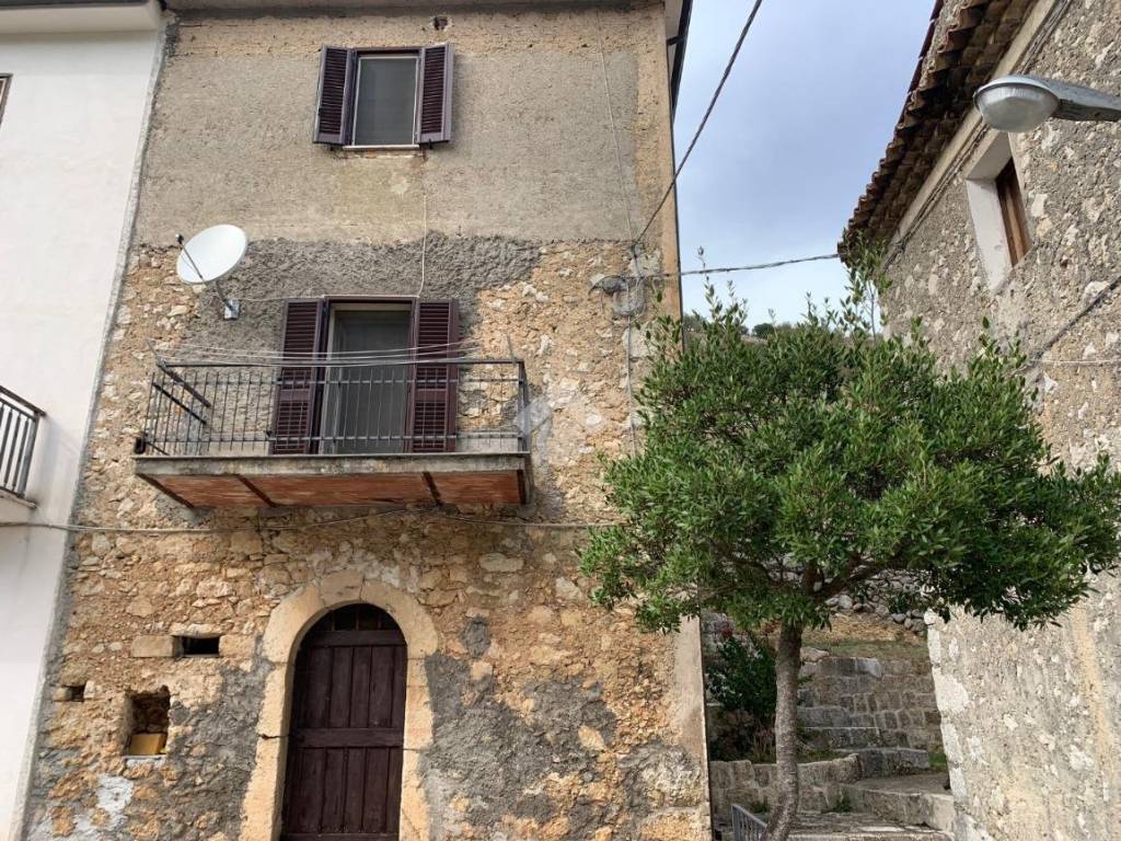 Vendita Terratetto plurifamiliare in via Plauto Casalvieri. Buono stato ...