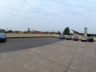 Garage in vendita Rho - Immobiliare.it