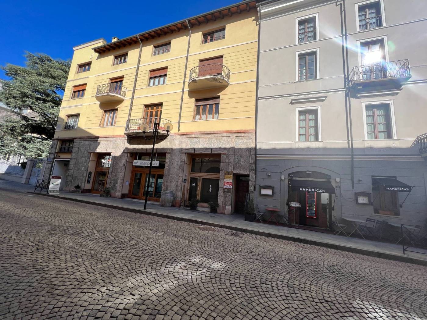 Trilocale via Xavier de Maistre 14, Centro, Aosta